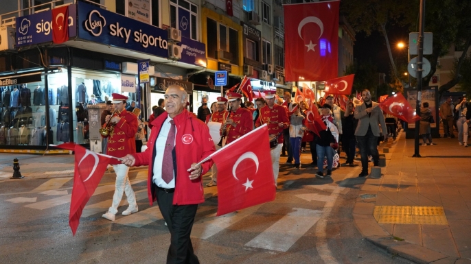 PELEV’den Geleneksel Cumhuriyet Fener Alayı